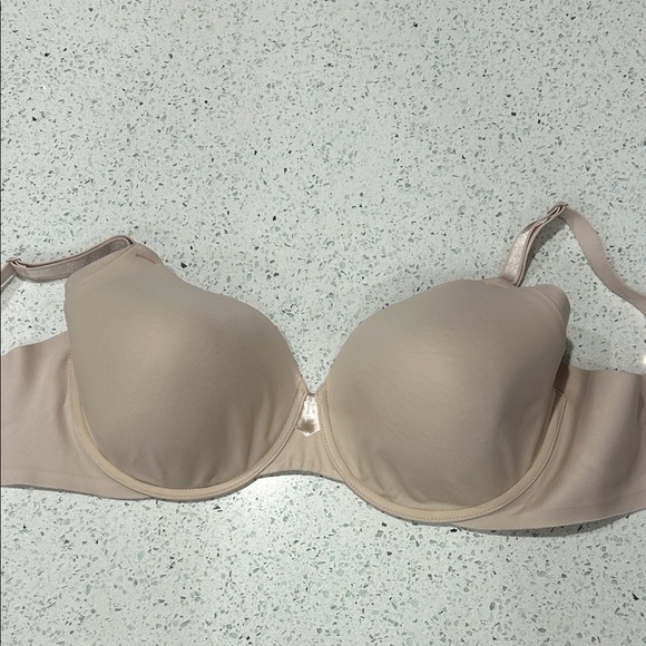 Olga | Intimates & Sleepwear | Olga Soft Beige Underwire Bra | Poshmark